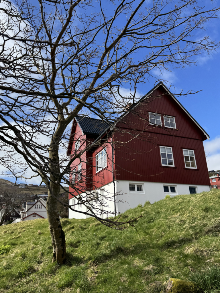 VEKS flutt í nýggj høli - Vestmanna kommuna